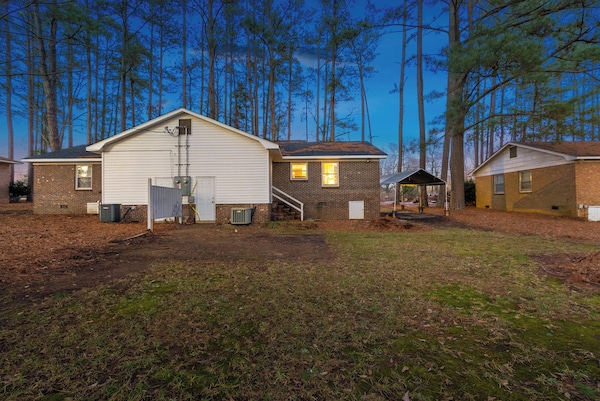 Cozy Modern Duplex Near Downtown Spartanburg - Spartanburg, SC