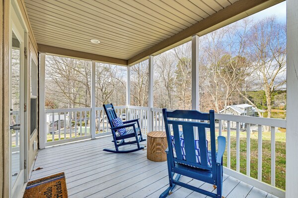 < 1 Mi To Lake Norman Marina: Home W/ Pool Access - Lake Norman, NC