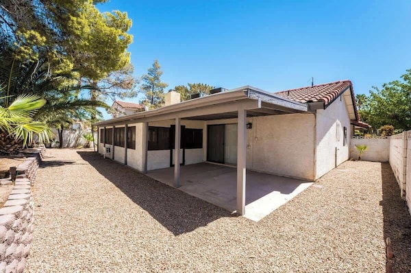 Serene Stays For You & Family! Perfect Starvacatio - Henderson, NV