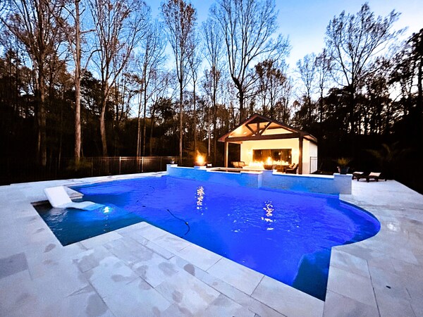Luxury Guest House W/resort Style Pool & Spa, Pets Welcome - Davidson, NC