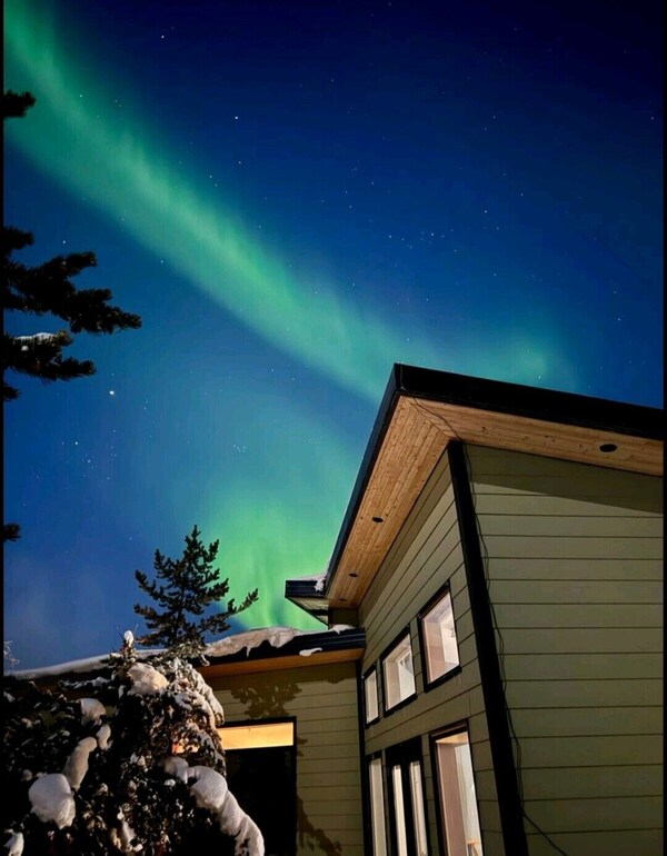 Cozy Northern Lights Retreat In Niven Lake W/ Stunning Lake Views - Yellowknife