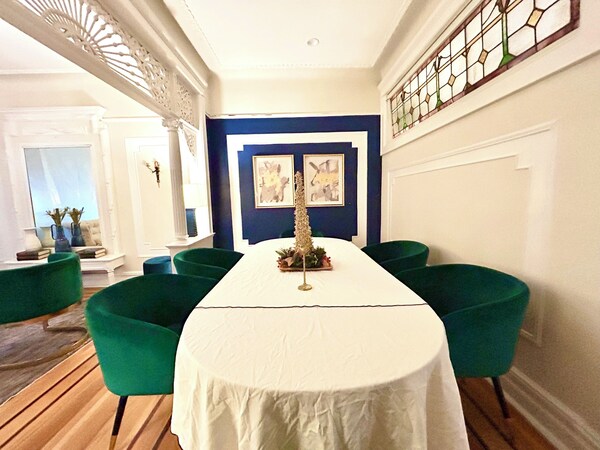 Luxury Extended Stays. King Beds. 3 Bedrooms. Manhattan 20 Mins. 5 Subway Lines - Manhattan, NY
