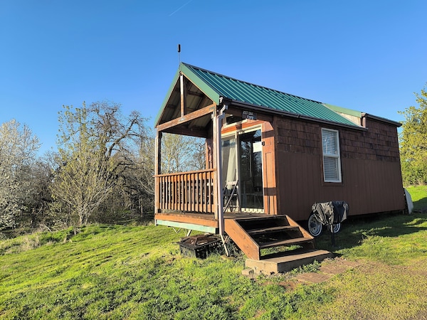 "Tiny Home" At Buena Vista Lavender Farm With Private Porch And A Stunning View - Silverton, OR