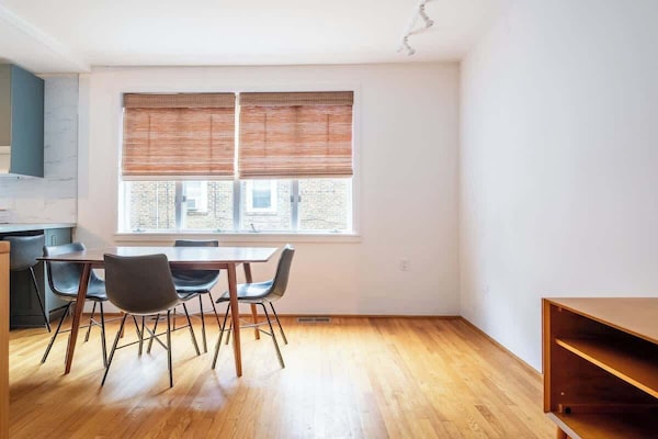 Bright, Clean Spacious 2 Br Apt Off Street Parking - New Castle, DE