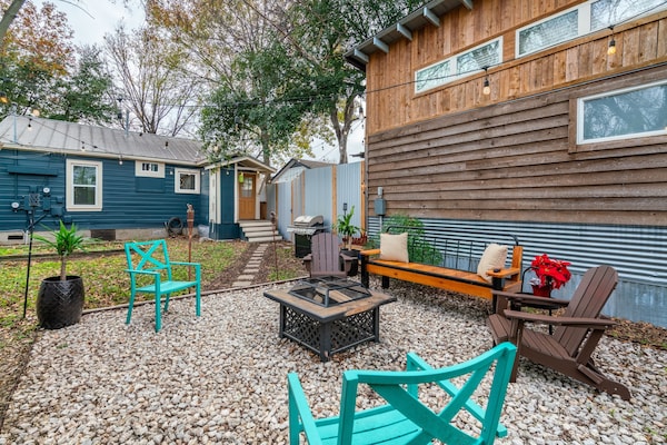 1940s Cottage - Walking Distance! - Austin, TX