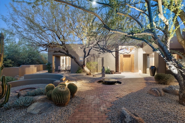 Boulders Serenity & Southwest Charm, Views, Hot Tub - Cave Creek, AZ