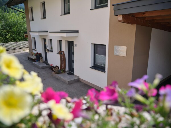 Geräumiges Ferienhaus Mit Infrarotsauna - Goldegg