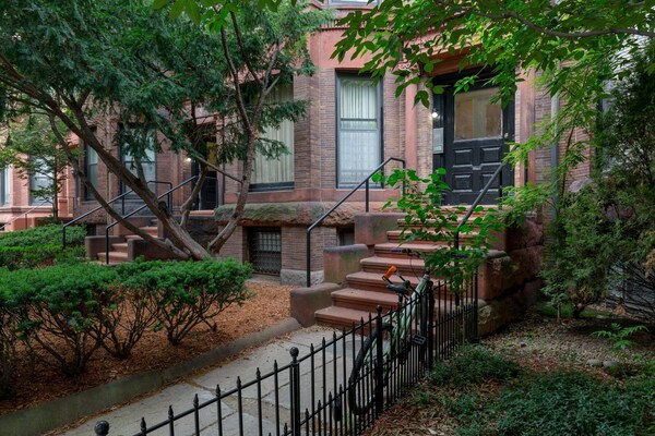 Free Parking At 1 Bed Basement Apt, Near Bu & Mit - Lexington, MA
