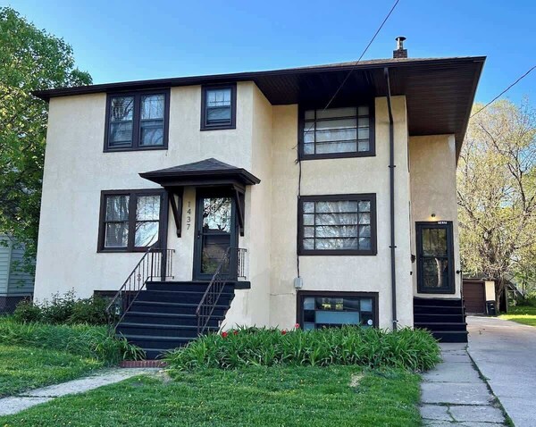 Spacious 2br Apt In The Heart Of Fargo - North Dakota
