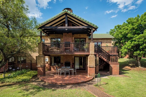 Beautifully Renovated Three Bedroom/two Bathroom Chalet In Secure Resort - White River