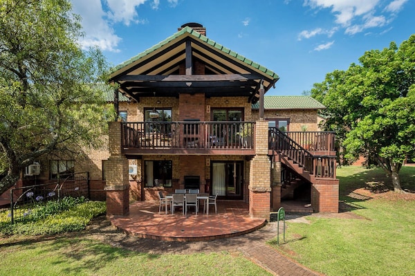 Beautifully Renovated Three Bedroom/two Bathroom Chalet In Secure Resort - White River