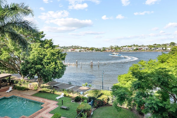 Luxury Water Views ~ 2bed/2bath/1car/pool - Virginia