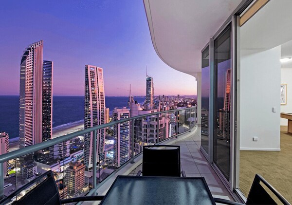 4brm Luxury Sub-penthouse On The 45th Level With Ocean And City Views - Gold Coast
