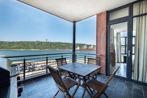 Deluxe 3 Bedroom Apartment With Canal View - Durban