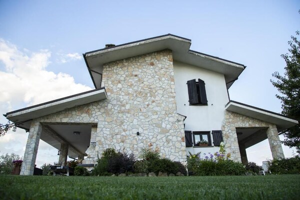 Villa Vacanze Valentina - Appartamento B - Appartamento In Villa Con Piscina - Orte