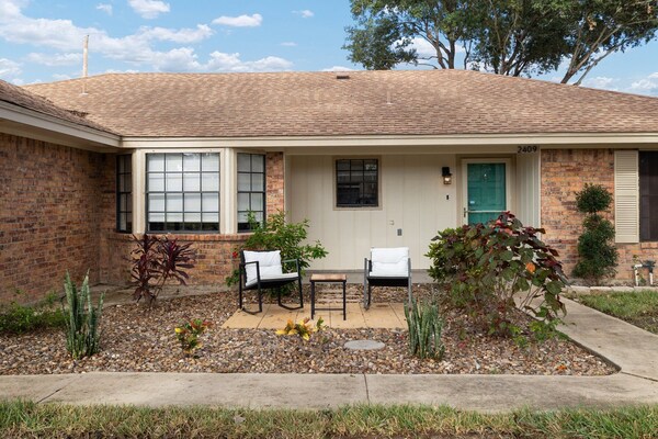 Sharyland Home With Jacuzzi & Playset, Sleeps 11! - Mission, TX