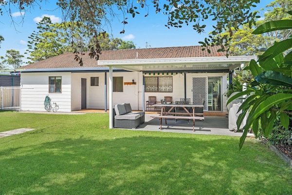 Mirrabooka: 2  Br, 1  Ba House In Lake Cathie , Sleeps 6 - Bonny Hills
