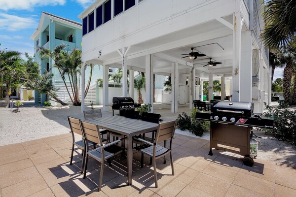 Family-friendly Duplex Steps From Anna Maria Island's Beaches! - Longboat Key, FL