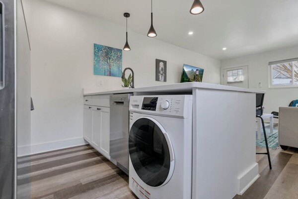 8 Min To Convention Center | Work Travel | Unit A - Columbus, OH