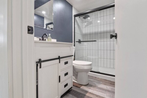 9 Min To Short North | Convenient & Cozy | Unit B - Grove City, OH