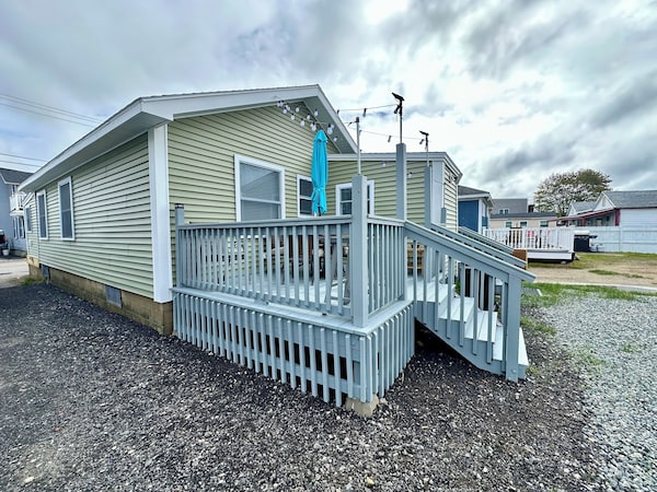 Premier, Modern, Fully Renovated, Beach Home...stroll To The Beach In 3 Minutes! - Exeter, NH