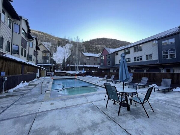 The Lion's Den: Base Of Chair 7 W/ Hot Tub And Views! - Silverton, CO