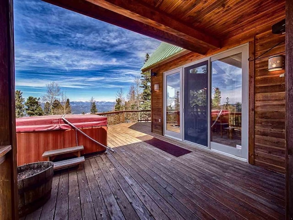 Ski-in Ski-out Mountaintop Chalet At 10,000 Feet - New Mexico