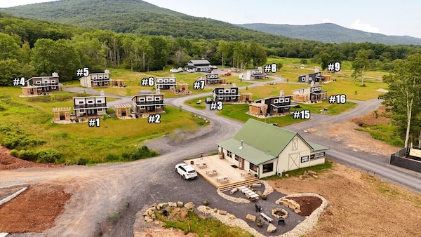 Cabin 1 One Bed Modern Luxury W Hot Tub - Canaan Valley, WV