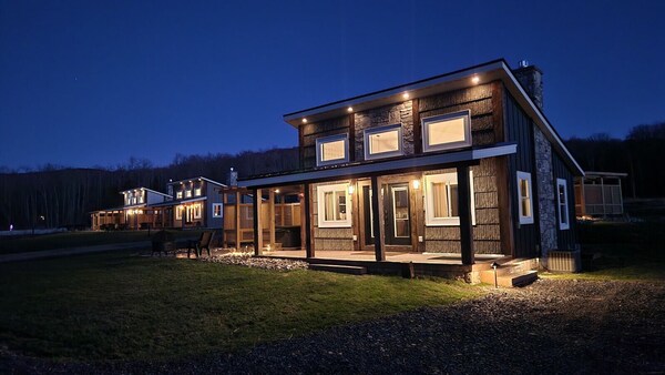 Cabin 15 One Bed Modern Luxury W Hot Tub - Davis, WV