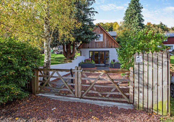 Highfield Lodge - One Bedroom House, Sleeps 2 - Beauly