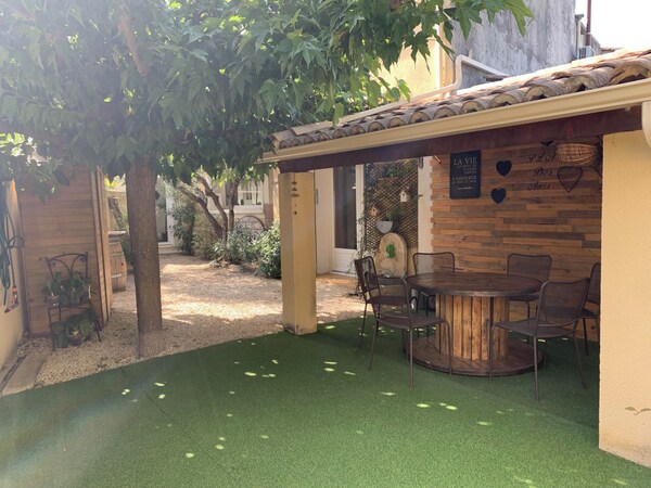 Grange Rénovée Avec Coeur, Et Une Décoration Soignée Par La Maitresse De Maison, - Vaucluse
