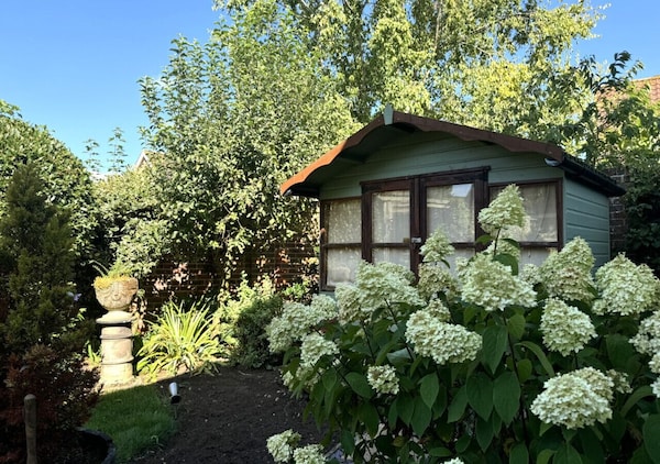Geoff's Place - Three Bedroom House, Sleeps 5 - Wymondham