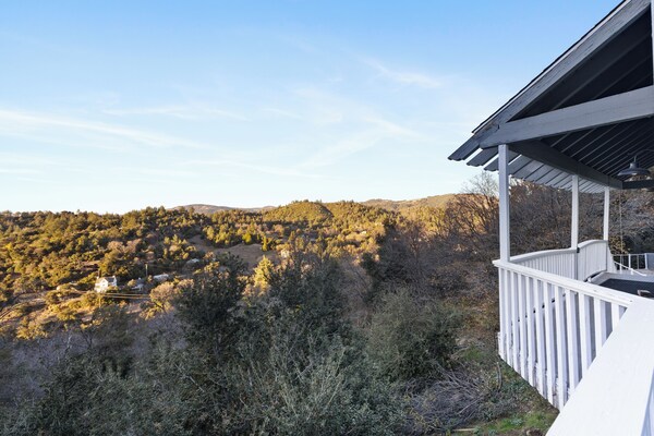 Polaris Ridge  Views, Star Gazing, Pool + Jacuzzi\n - Julian, CA