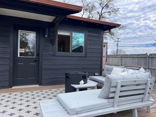 Newly Remodeled Romantic 1920's Bungalow - Meadowbrook - Fort Worth