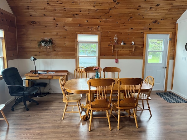 Peaceful Ocean View Cottage In Quiet Area - Kid Friendly Private Beach - Prince Edward Island