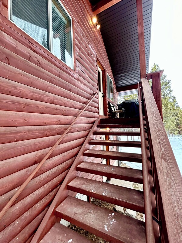 Cozy 2 Bedroom,2 Bathroom Loft. Dog Friendly. Close To Yellowstone National Park - Island Park, ID
