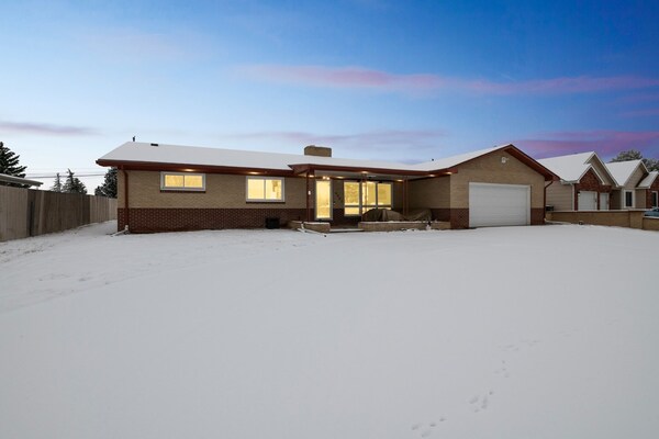 New! Comfortable & Spacious 3br Home In Cheyenne - Cheyenne, WY