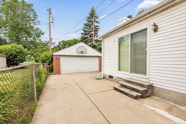 Charming 4-bedroom Bungalow With Wifi, Ac In Tranquil Redford Charter Township - Détroit, MI