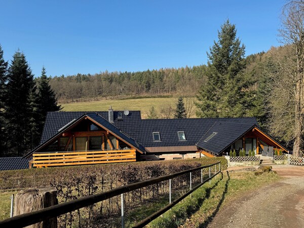 Erholung Im Wald - Mit Schwimmbad! - Bad Liebenstein