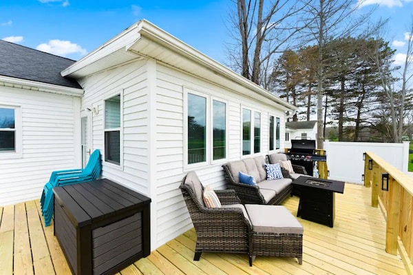 Charming Centrally Located 3-bedroom Cottage In Geneva With Wifi And Ac - Ohio
