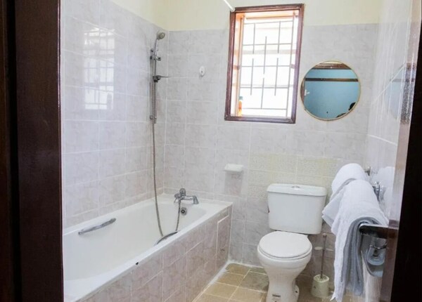 Double Room With Balcony - Kampala