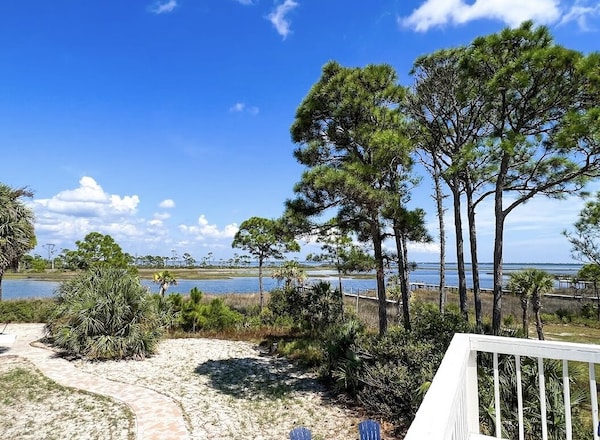 Bayfront Home On Cape San Blas. Prime Location. - Cape San Blas, FL