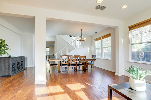 4 Mi To Uc Davis: Updated Family Home! - Davis, CA
