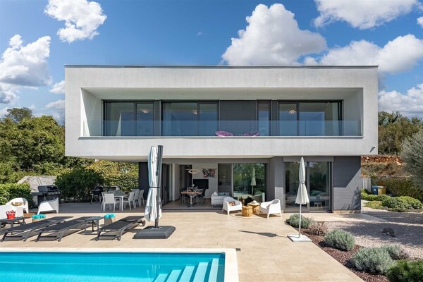 Villa Irma Mit Beheiztem Pool - Malinska
