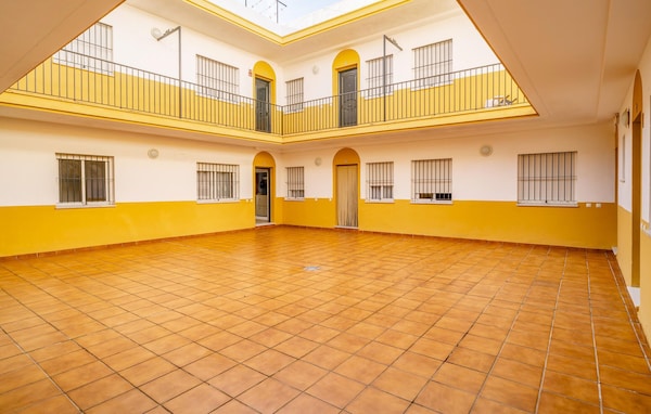 2 Bedroom Nice Apartment In Chipiona - Chipiona