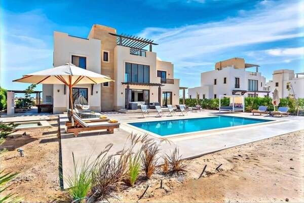 Luxurious 5-bedroom Villa In Gouna With Wifi, Ac In Phenomenal Red Sea - Hurgada