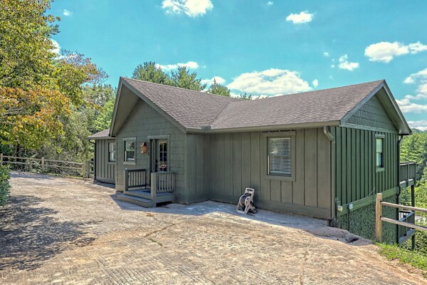 Hilltop Cottage With Hot Tub In Sky Valley, Ga - ジョージア州