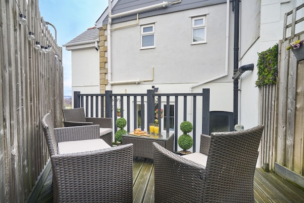 Beautiful Coastal Home With Stunning Ocean Views! - イギリス バリー