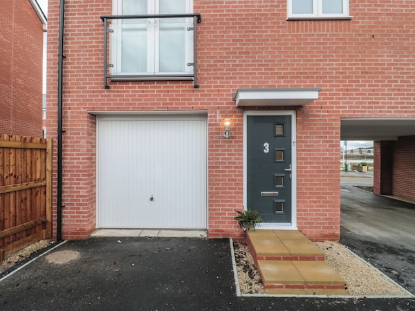 Cotswold Outlet Coach House, Pet Friendly In Tewkesbury - Tewkesbury