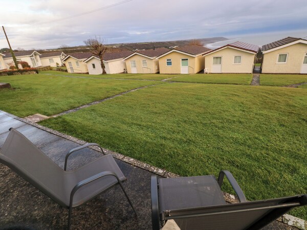 Chalet 22, Family Friendly, Country Holiday Cottage In Port Eynon - Rhossili